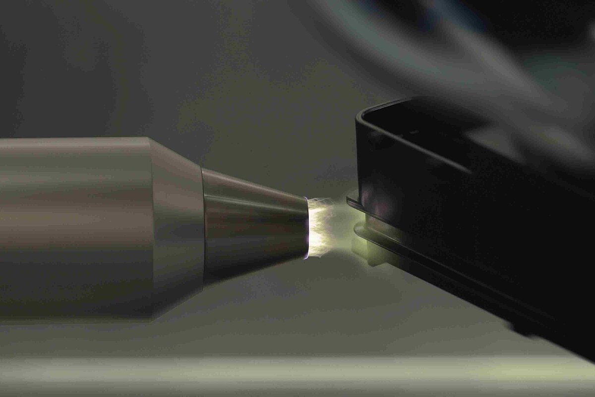 Success Story surface treatment of connector strips with Openair-Plasma